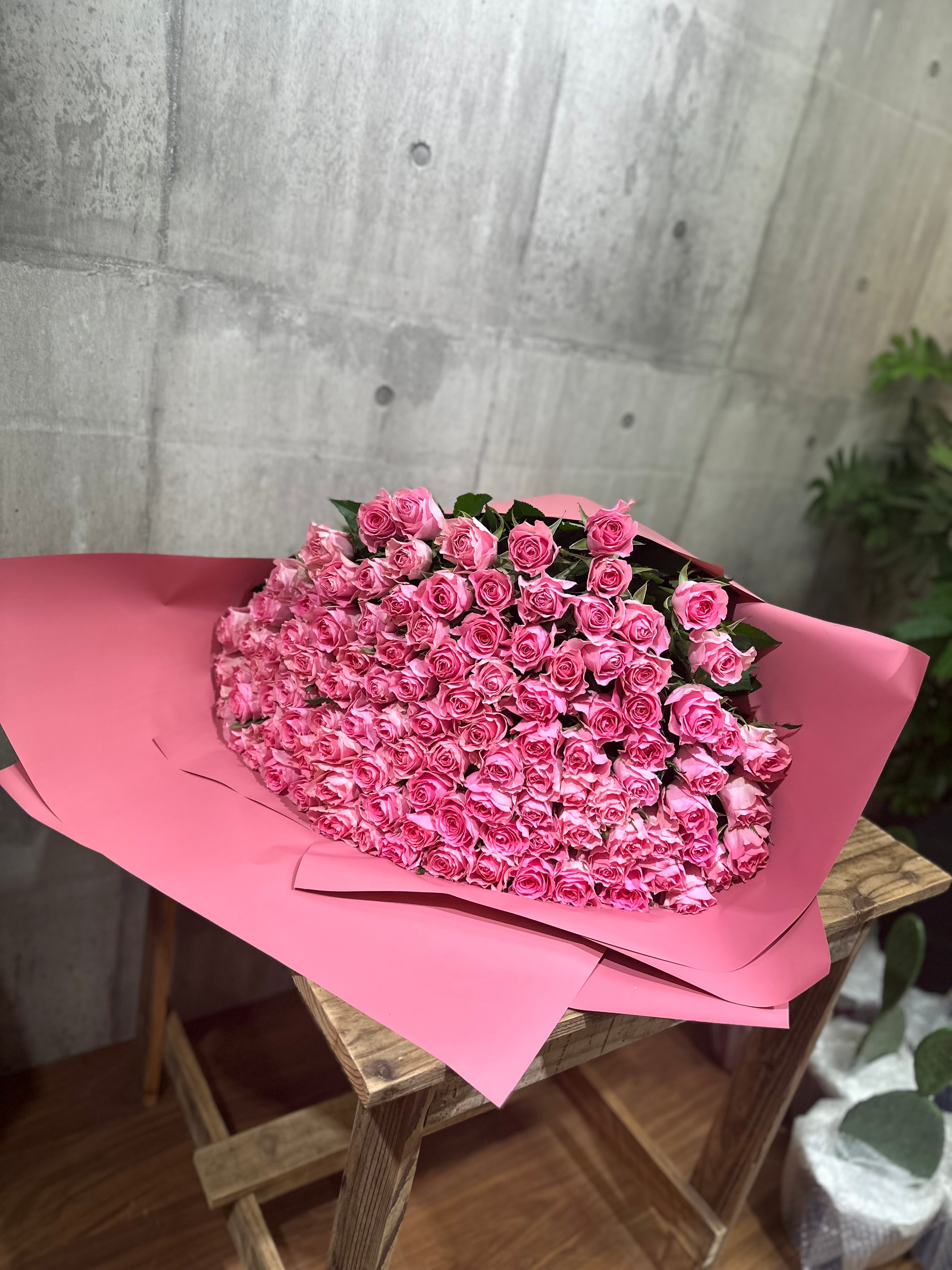 「108本のピンクバラが紡ぐ、特別なプロポーズの物語」 – GORI STORE